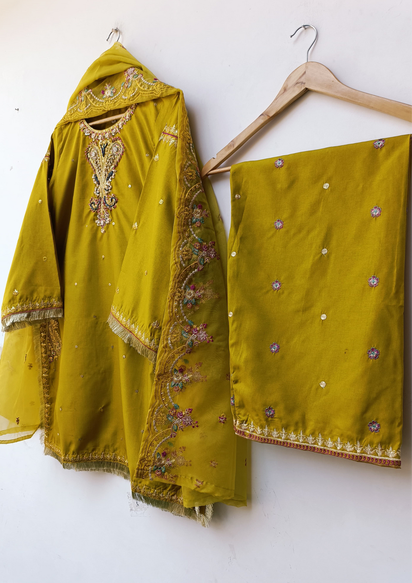 ITRAT (OLIVE)– Lubana Store